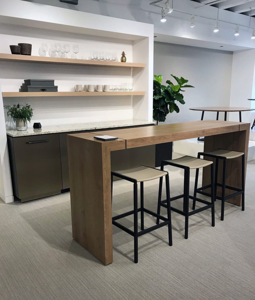 Premium Wood Standing Table - Ambience Doré