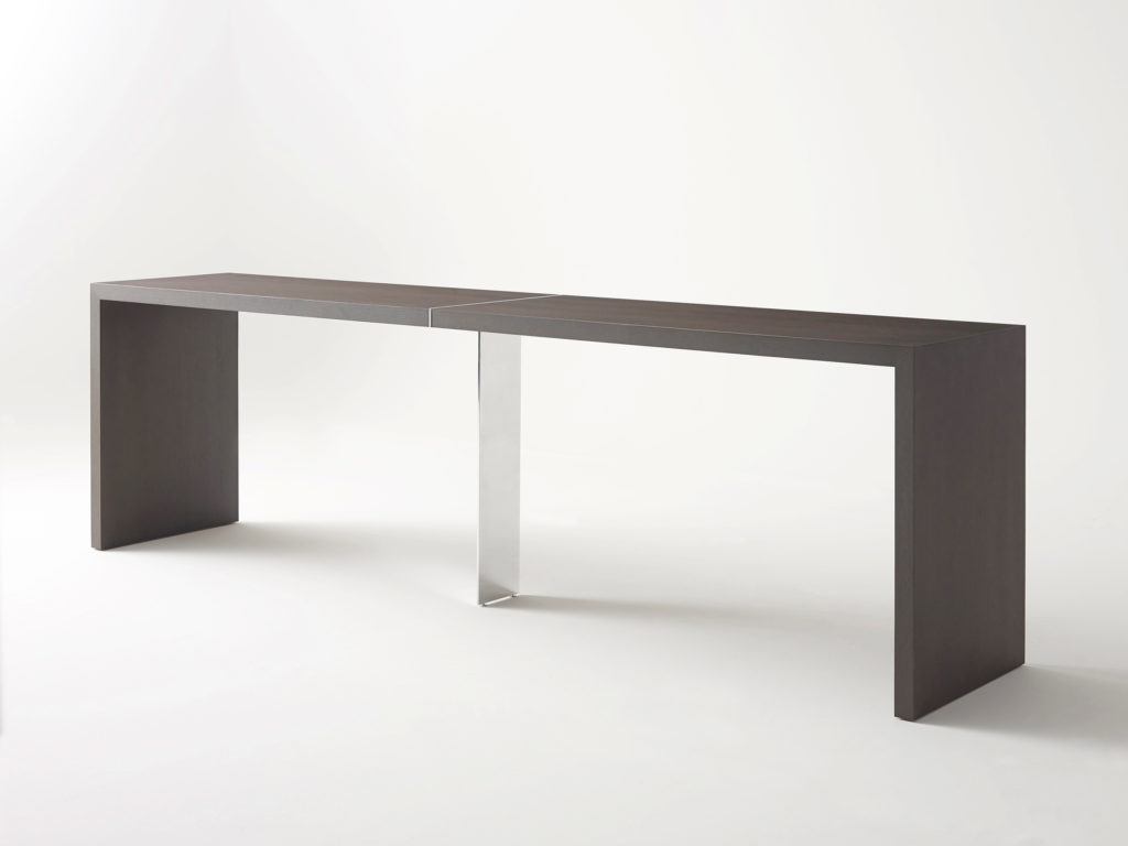 Ultimate White Standing Table - Ambience Doré