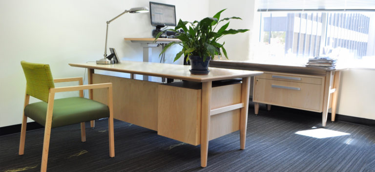 Retro Modern Wood Private Office Desk - Ambience Doré