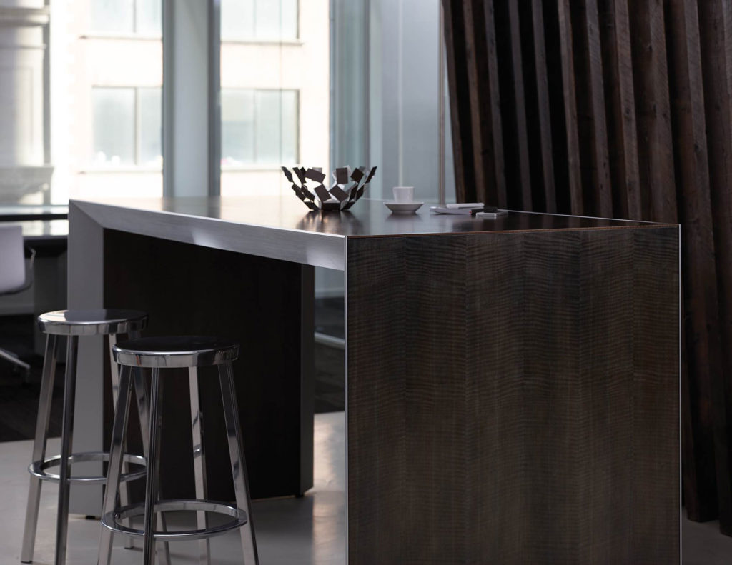 Premium White Contemporary Standing Table - Ambience Doré