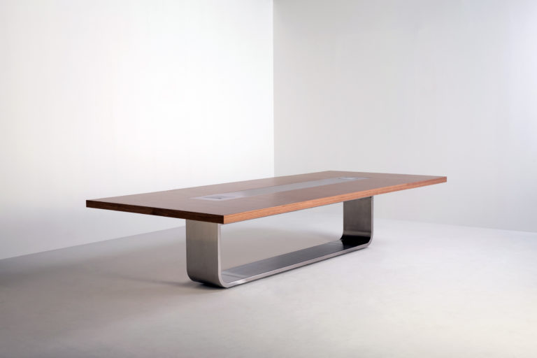 Grand Steel Boardroom Table - Ambience Doré
