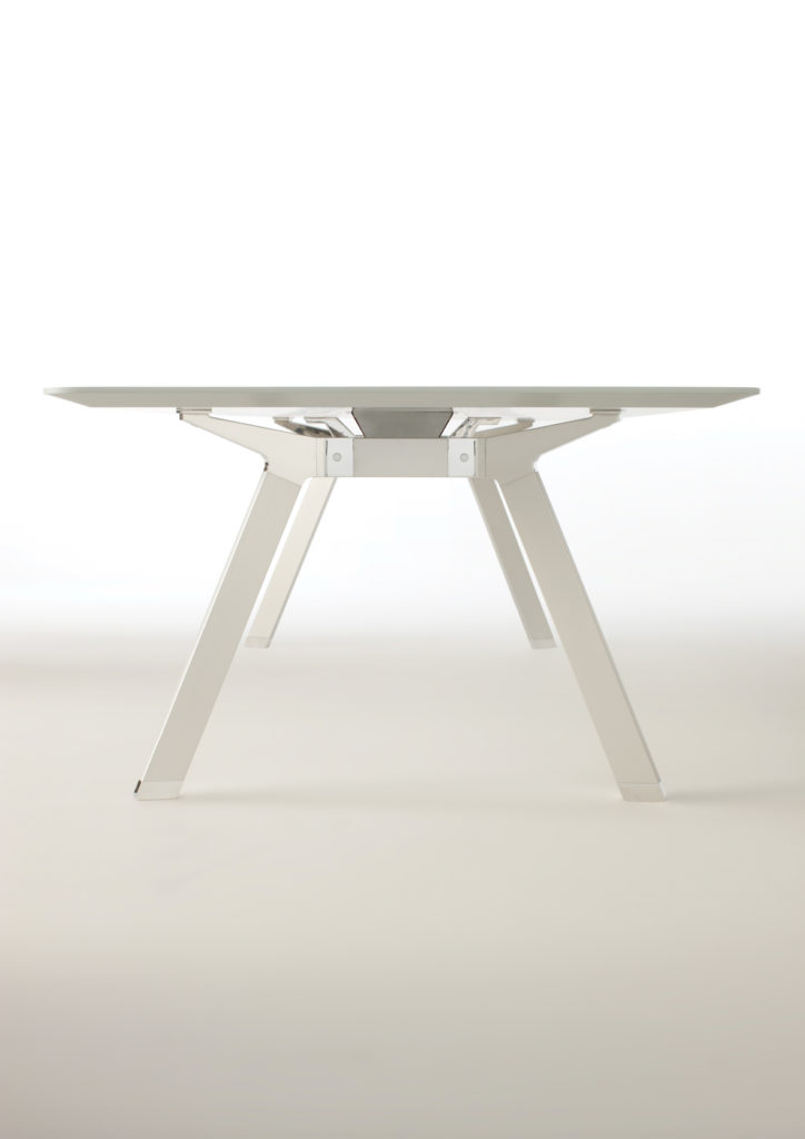 Paramount Silhouette Table - Ambience Doré