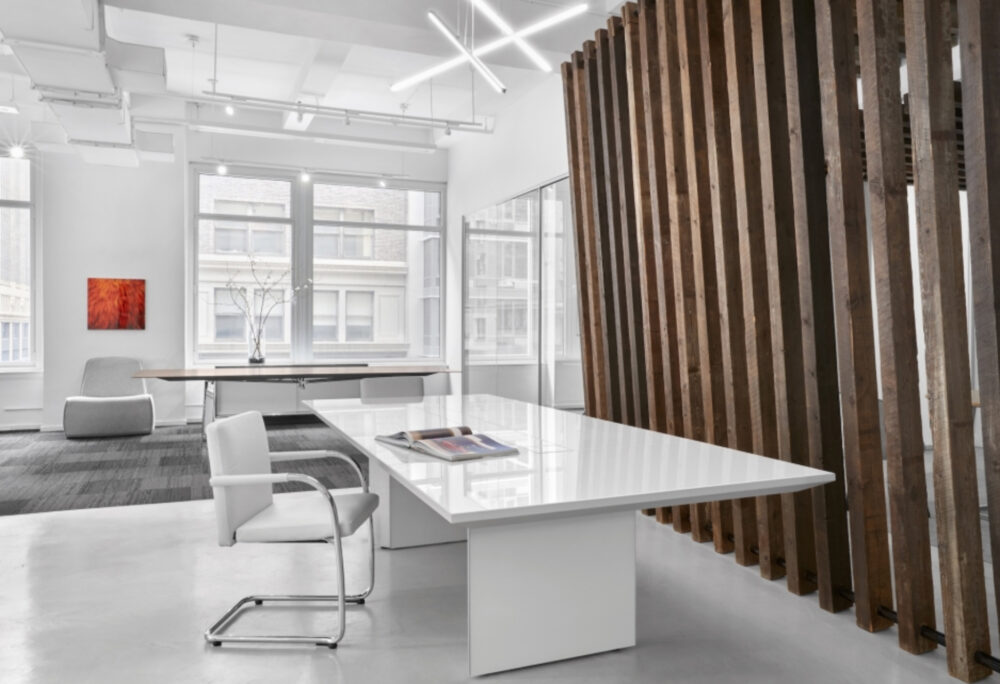 Soaring Flight Conference Table - Ambience Doré