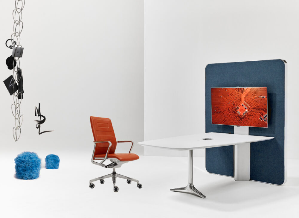 Sit to Stand Huddle Table - Ambience Doré