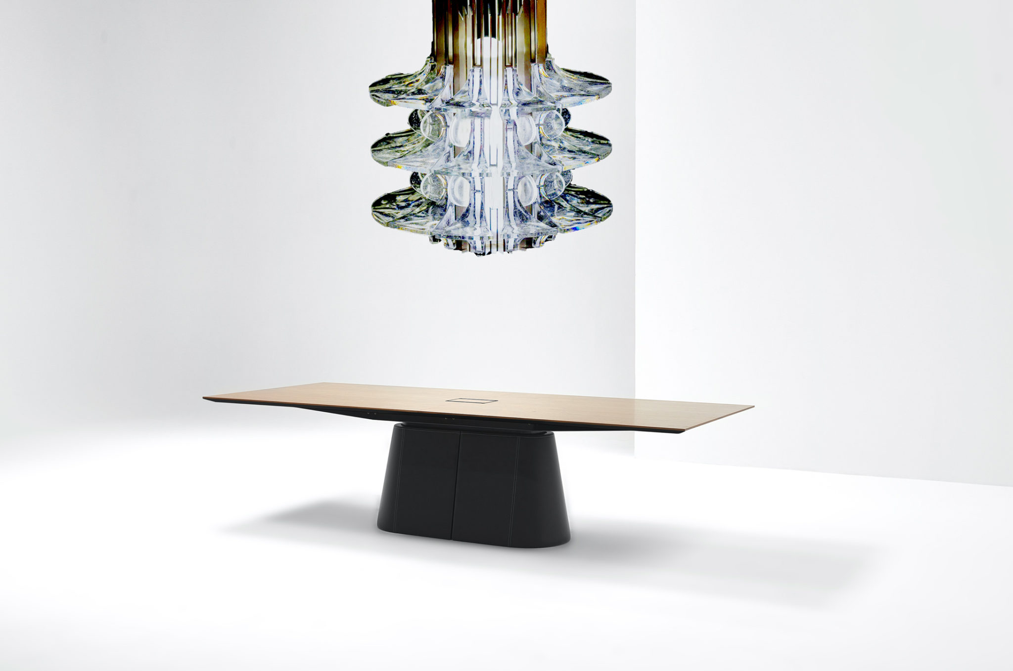 Grand Elevating Table - Ambience Doré